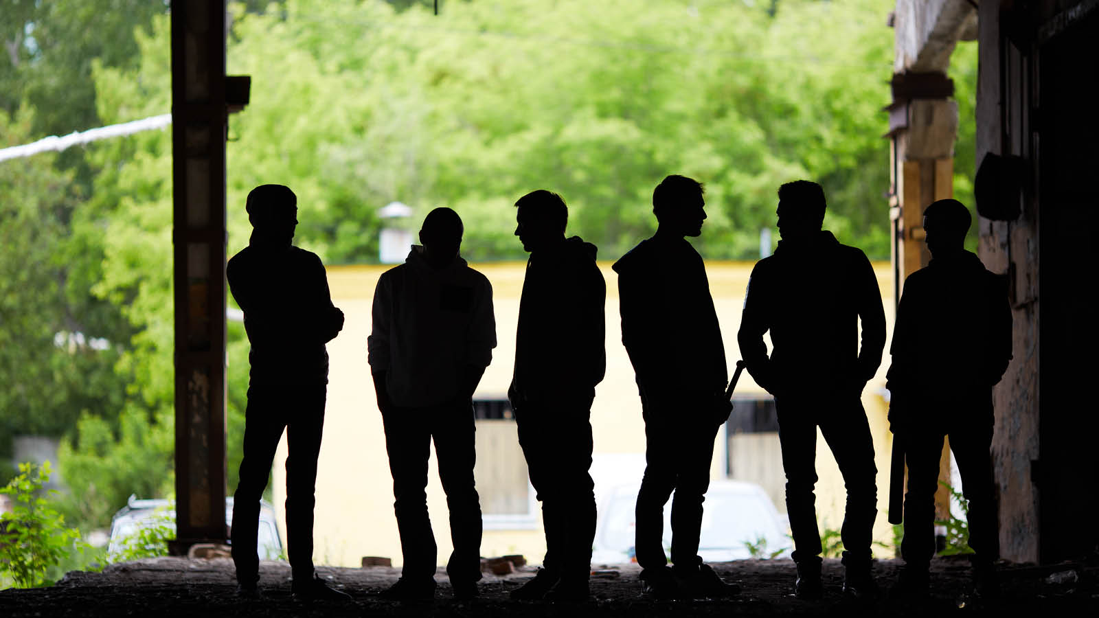 Gangs: Managing risks and staying safe